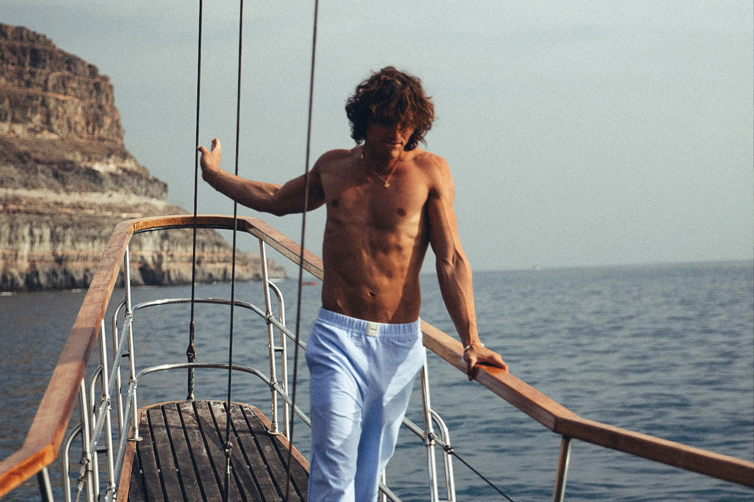 33mm | Premium Unisex Fashion Brand Inspired by Nostalgia